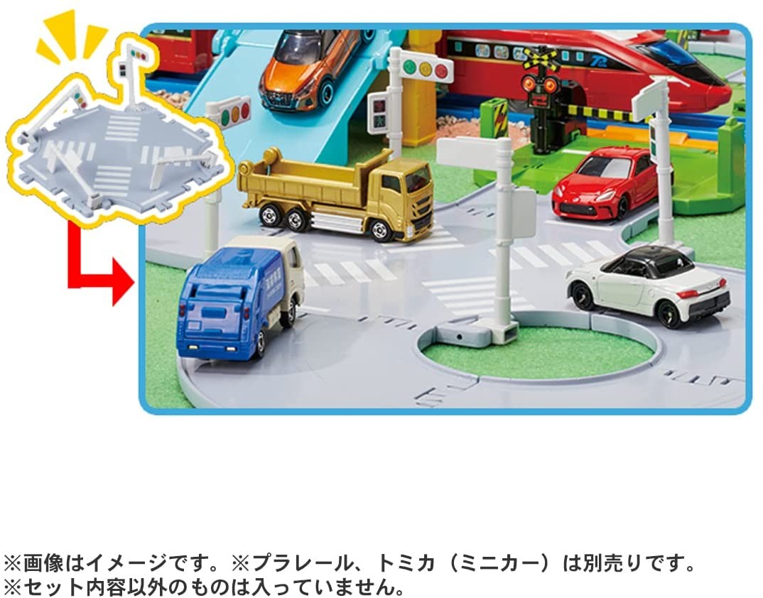 TAKARA TOMY Tomica Town Railroad Crossing Overpass Intersection Road ...