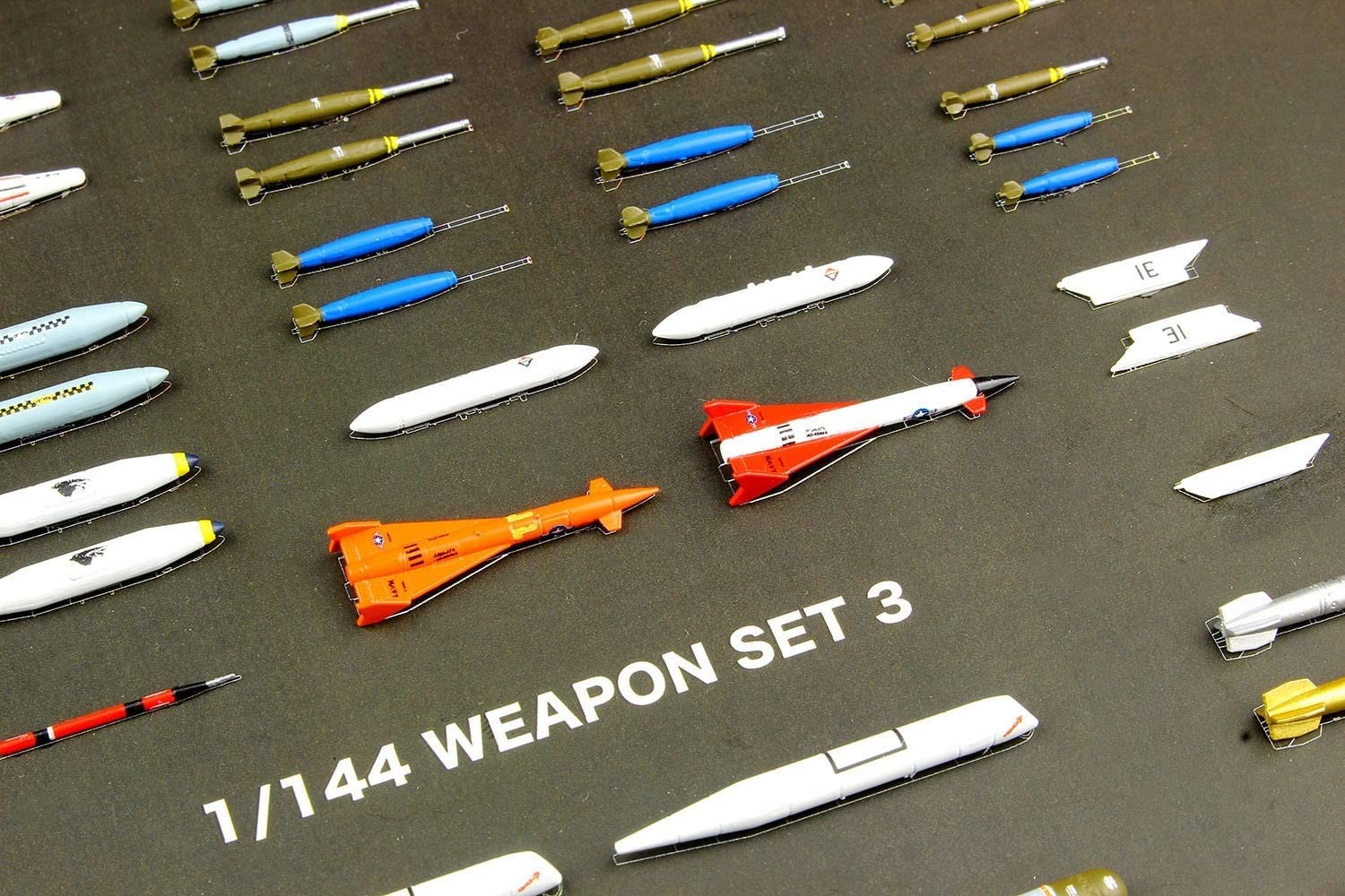 Platz 1/144 Aviation Armament Series Modern Aircraft Weapon Set 3 ...