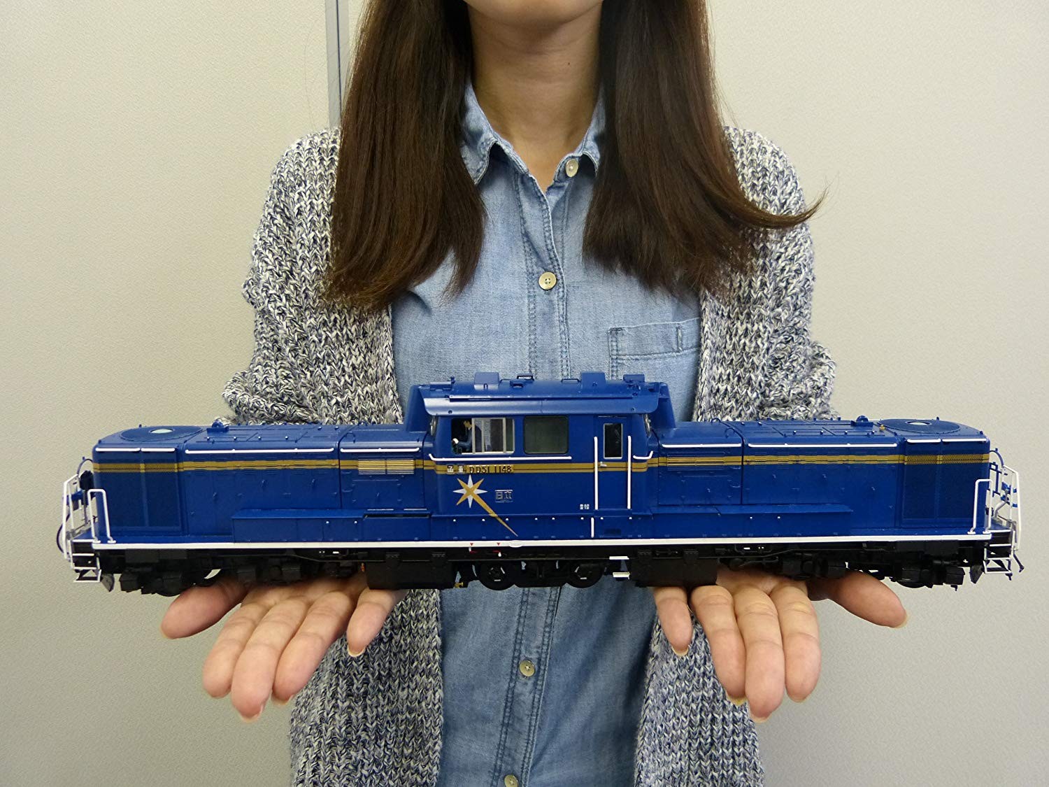 Aoshima 1/45 Train Museum OJ 1 Diesel Locomotive DD51 Hokutosei plastic kit japan NEW | Zipang Hobby